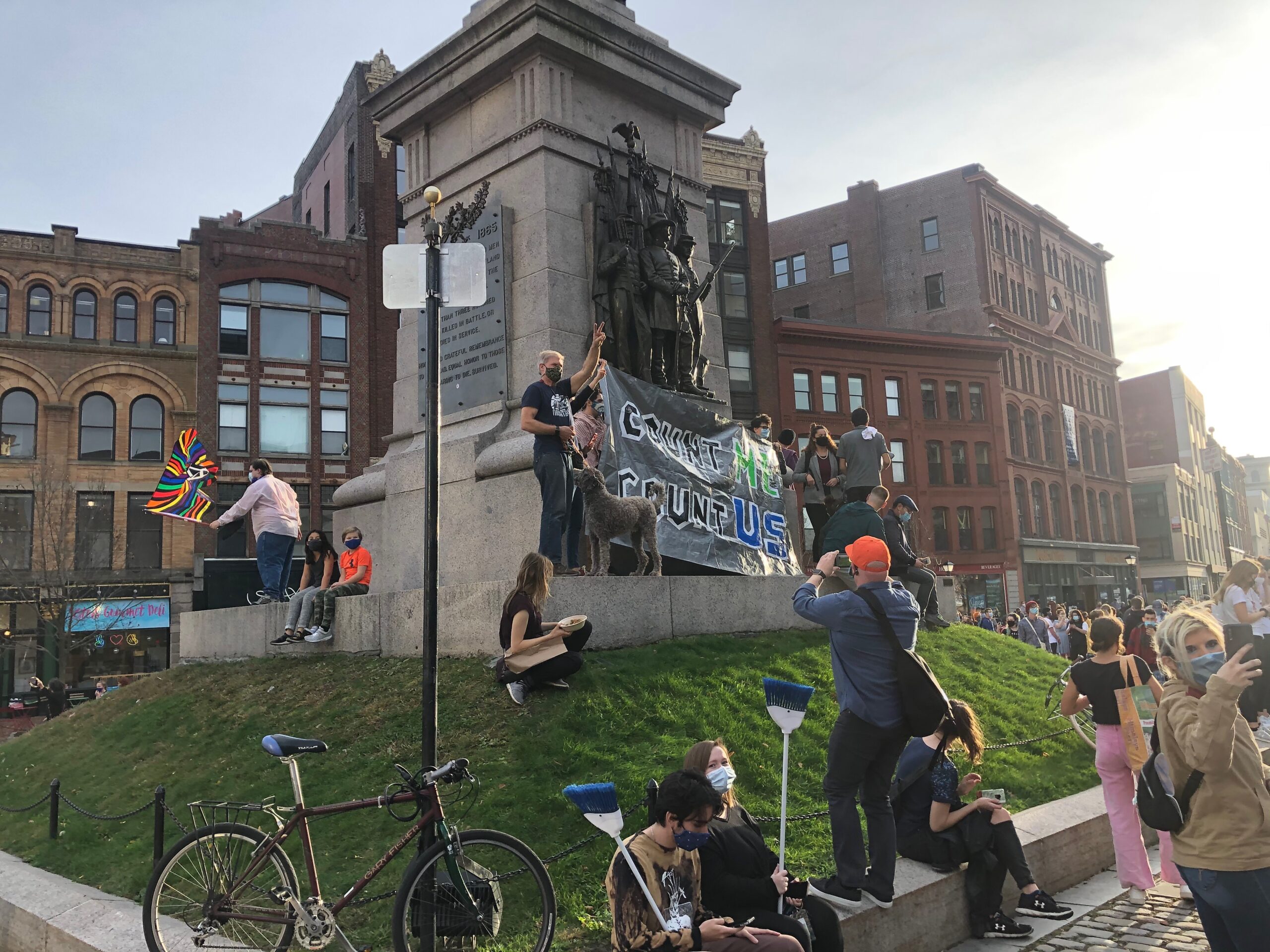 Impromptu celebration takes shape in Monument Square following a ...